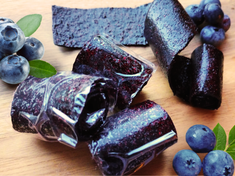 Homemade Blueberry Roll-Ups | The Homestead Diaries